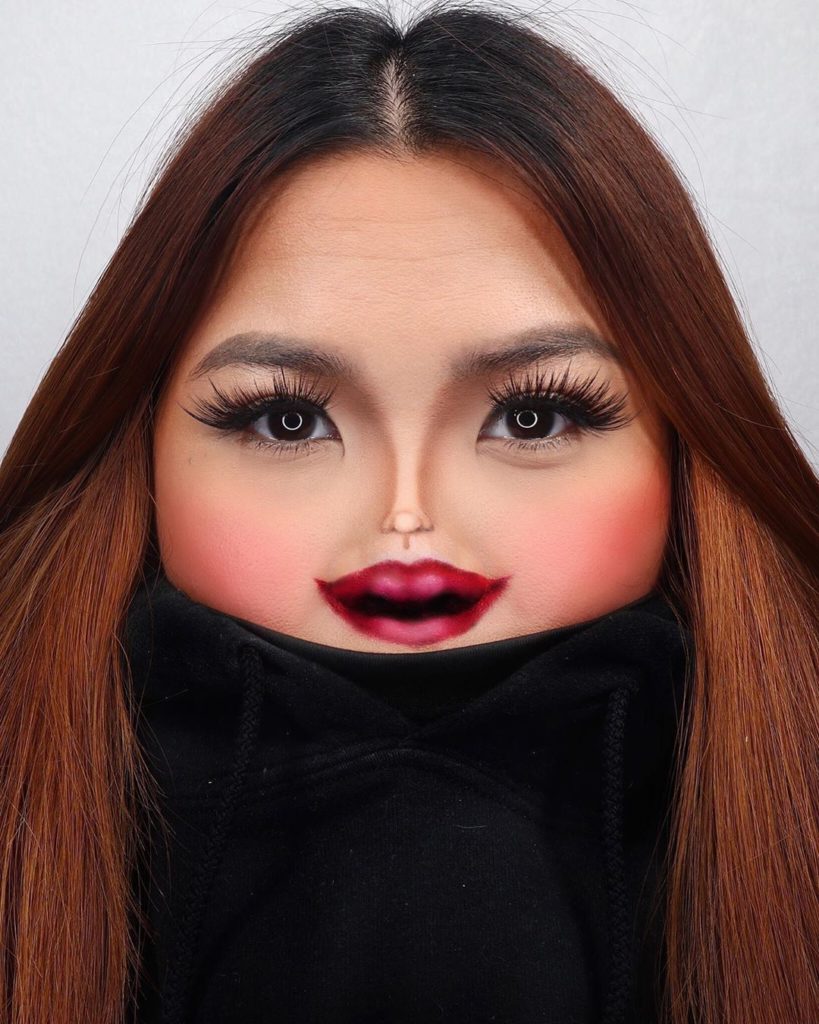 Tiny Face Makeup Challenge: la tendencia de hacer el rostro más pequeño
