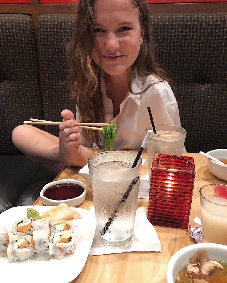 La inspiradora historia de Igna Petry, una joven que nació sin brazos