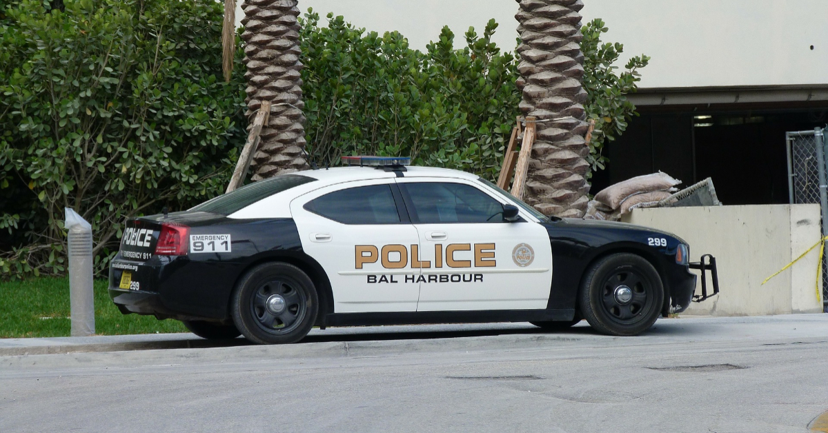 Erica Urrea, la policía que salvó a un hombre atascado en las vías del tren