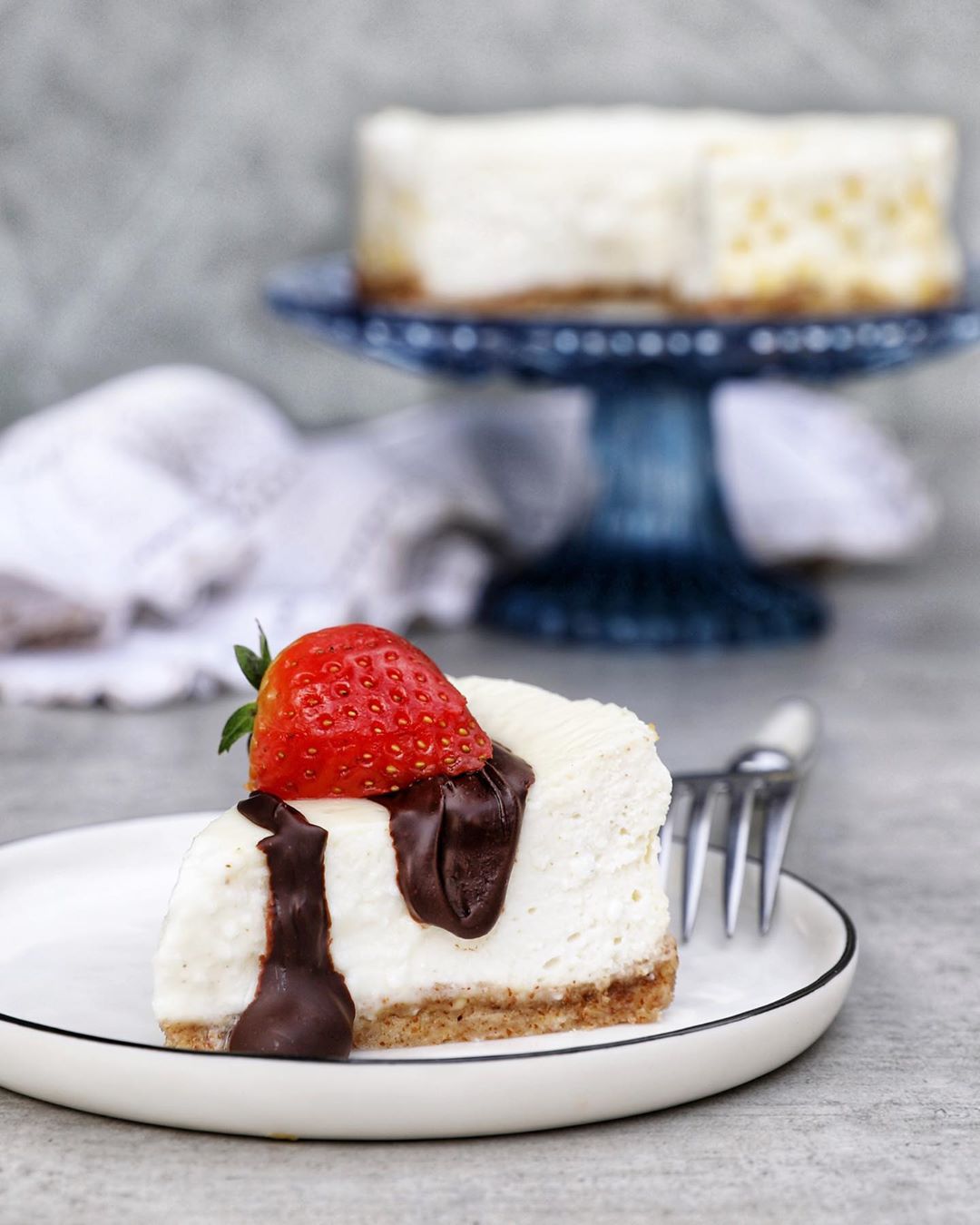 Cheesecake al horno fit y baja en carbohidratos para tus snacks caseros